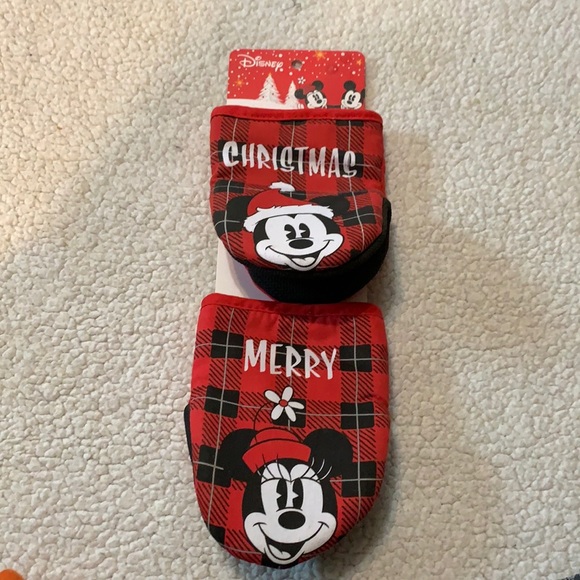 Disney | Kitchen | Disney 2 Pk Oversized Mini Mitts | Poshmark